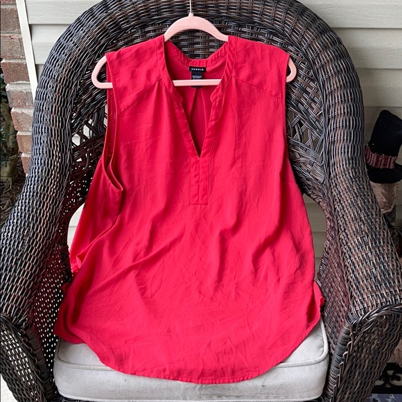 torrid | Tops | Torrid Red Tank Size 3 | Poshmark